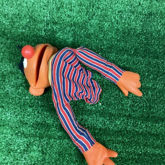 Sesame Street | Toys | Vintage Sesame Street Ernie Hand Puppet 7s ...